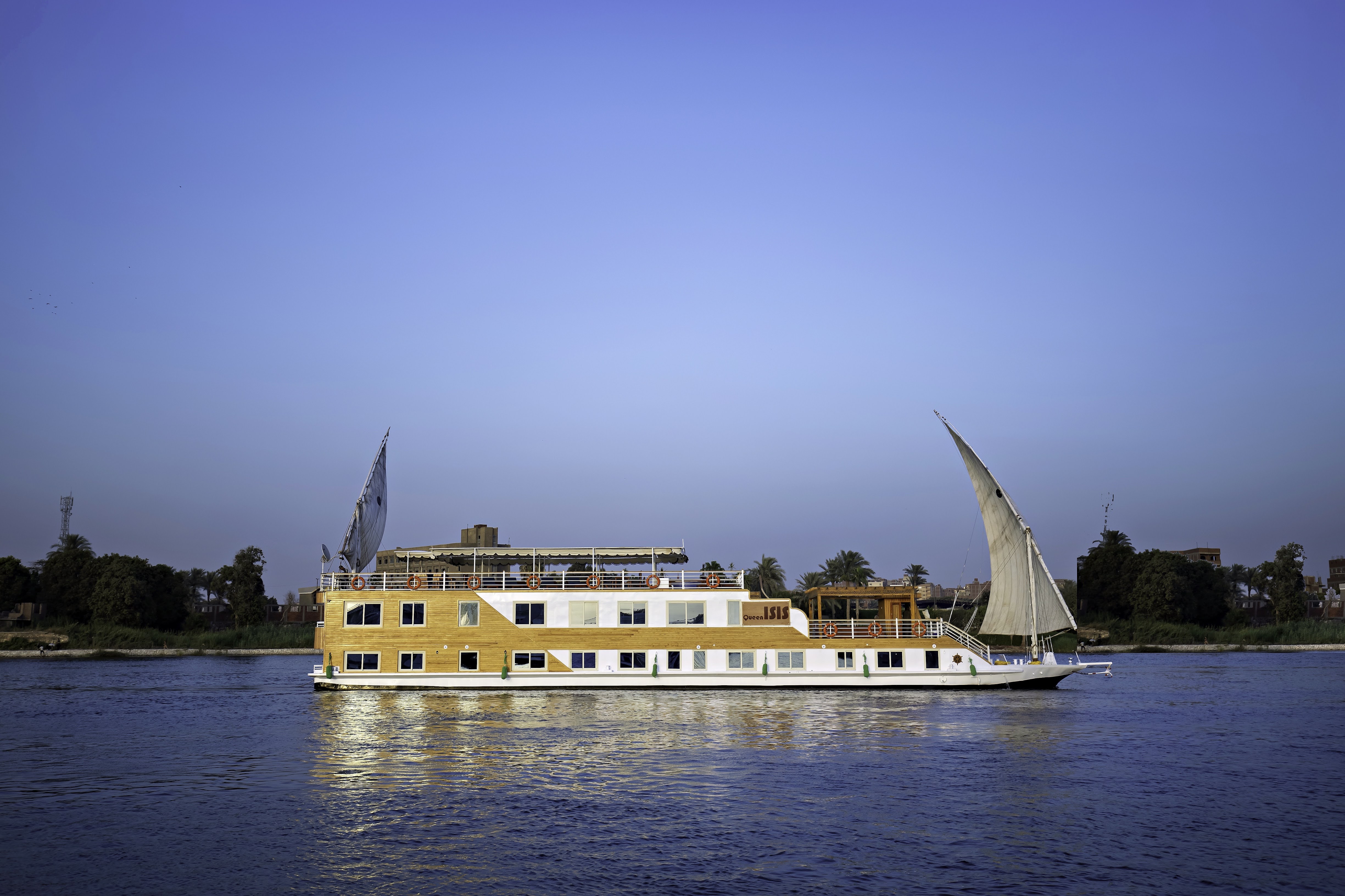 Crociera sul Nilo Luxor Assuan in Dahabeya Queen Isis